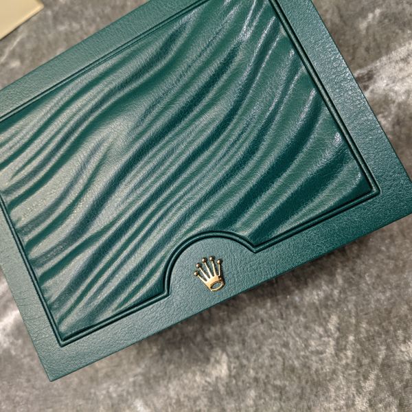 [WTS] Rolex 39137.04 Green Box - Outer Box & Sleeve | WatchCharts ...