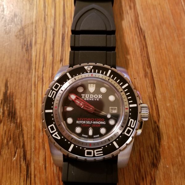 FS: TUDOR HYDRO MODEL 25000 1,200 M/3,930 FT SS DIVERS DATE AUTO ALL ...