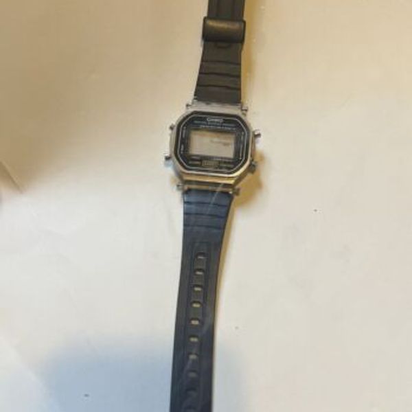 Casio Water 200M Resist Shock Resist Chrono 901 DW-5600 Menâ s Digital ...