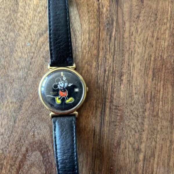 Vintage Mickey Mouse Pulsar By Seiko Moving Hands 38mm Gold Tone ...