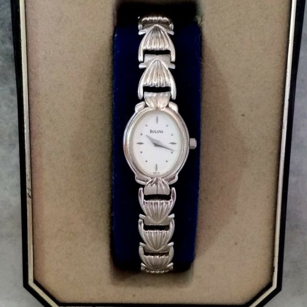 Good Cond CHARMING Women's BULOVA ( A8 ) Quartz Watch / Water Resistant ...
