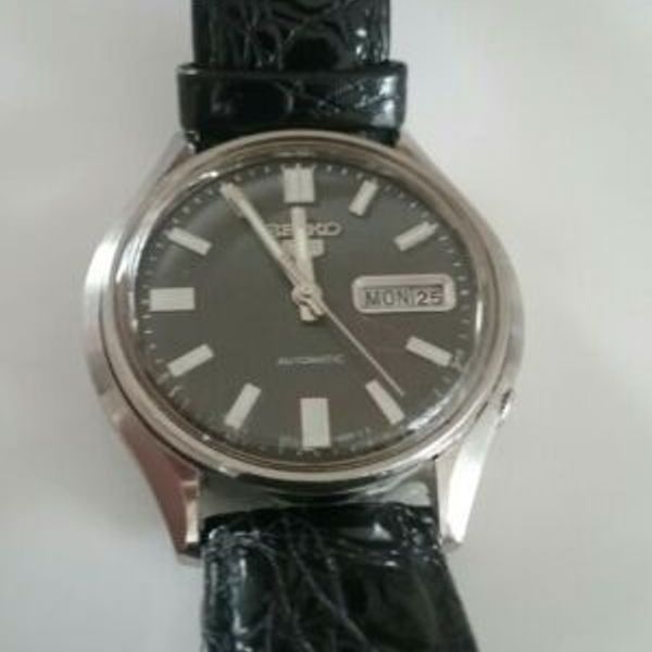 VINTAGE SEIKO 5 AUTOMATIC 17 JEWEL 7009-8331 DAY DATE MEN'S Watch | WatchCharts Marketplace