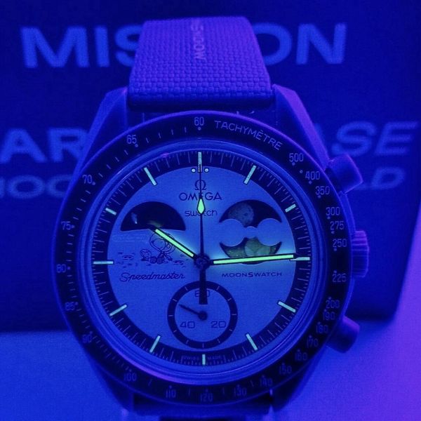 Swatch Omega Moonswatch Mission to Earthphase Moonshine Gold Beaver ...