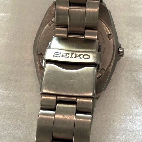 Vintage SEIKO Men's Titanium Date Indicator Wristwatch # 8F32-0049 ...