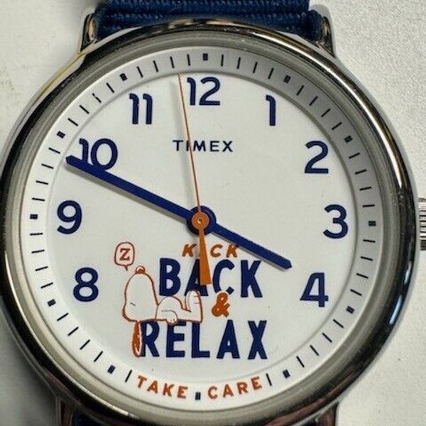 Timex x Peanuts TW2V41900 Snoopy Sit Back And Relax Quartz Weekender ...