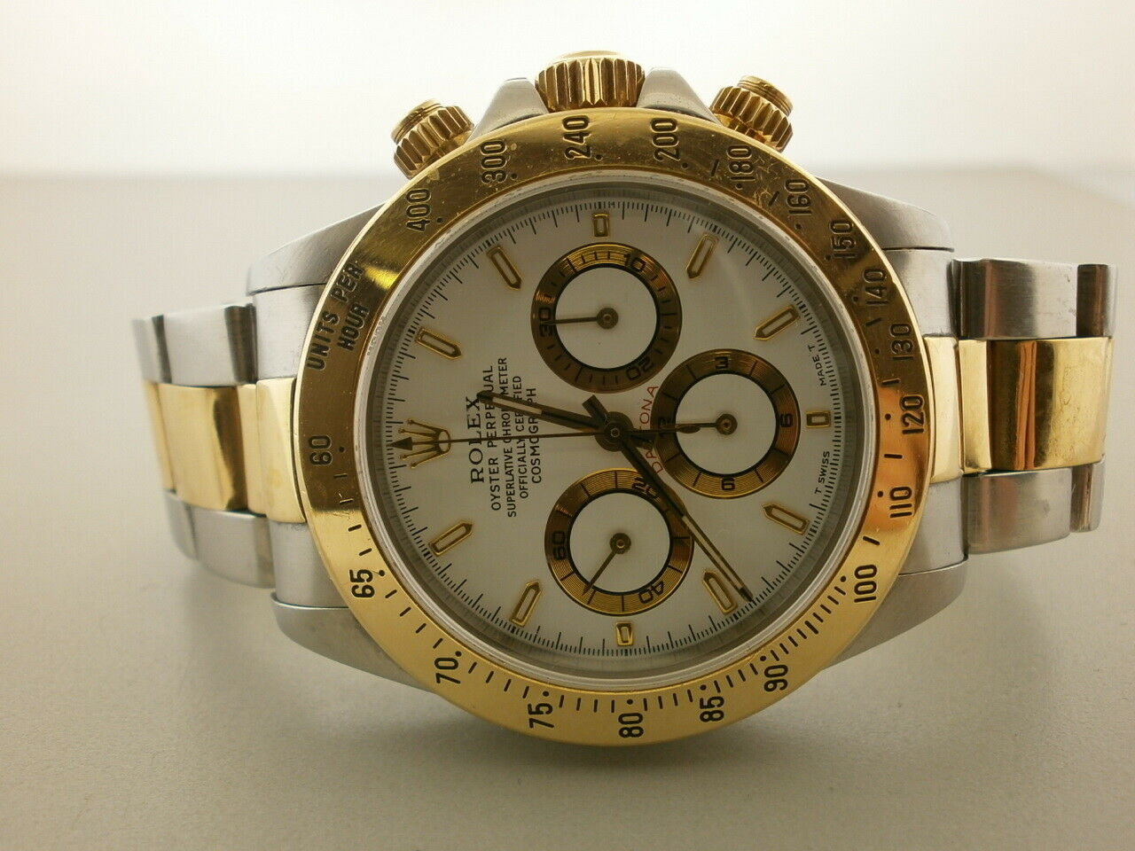 Rolex Daytona 16523 18K/SS 40MM Caliber 4030 Chronograph "U" Serial. 95 ...