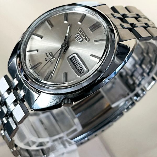 Vintage 1968 model Refreshed SEIKO Five DX 25 jewel Automatic 6106-7000 Day/Date | WatchCharts ...