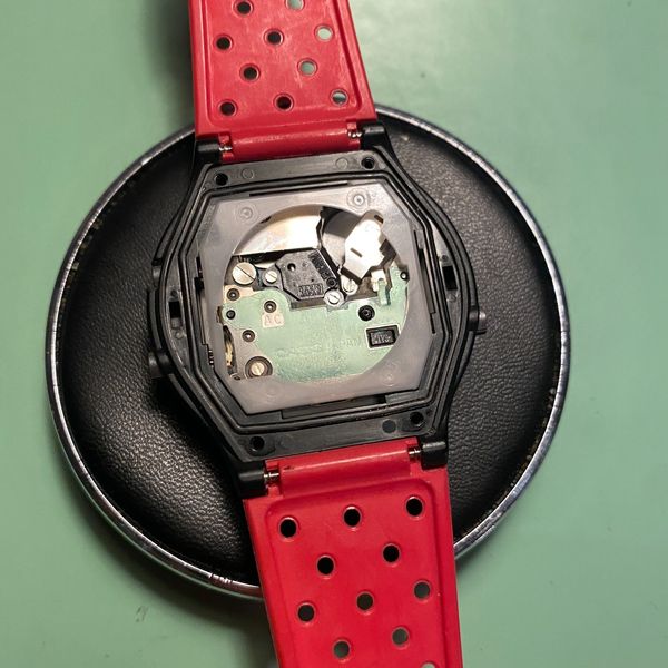 Vintage Red / Black Casio AW-304 Men's Watch For Parts / Repair ...