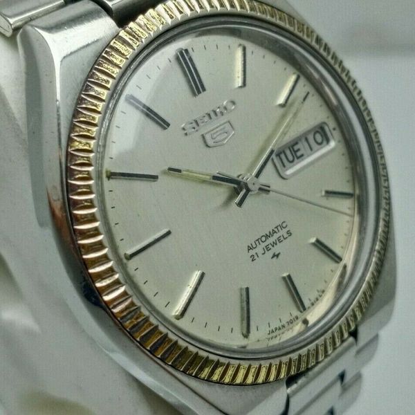 VINTAGE SEIKO 5 7019-8100 AUTOMATIC DAY/DATE WATCH | WatchCharts Marketplace