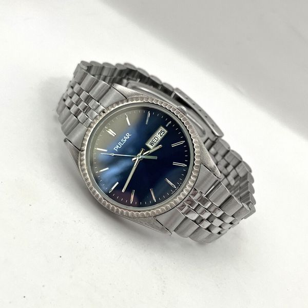 Pulsar by Seiko Day Date Watch VX33-X097 Fluted Bezel Jubilee Bracelet ...