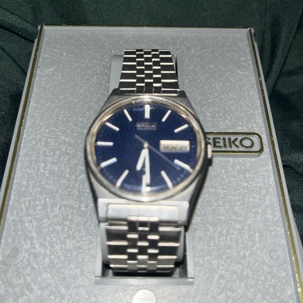 Seiko Mens Vintage Watch Blue Face Silver Band 80s-90s | WatchCharts ...