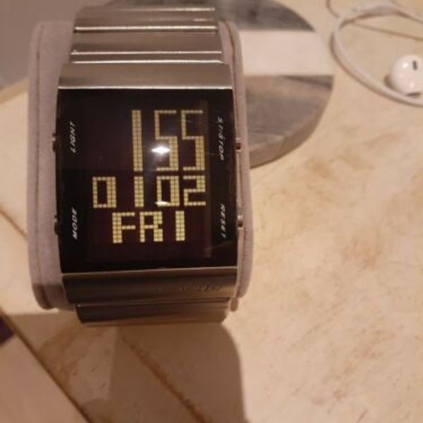 Vintage Arnette Stainless Steel Men's Watch AR02301 | WatchCharts