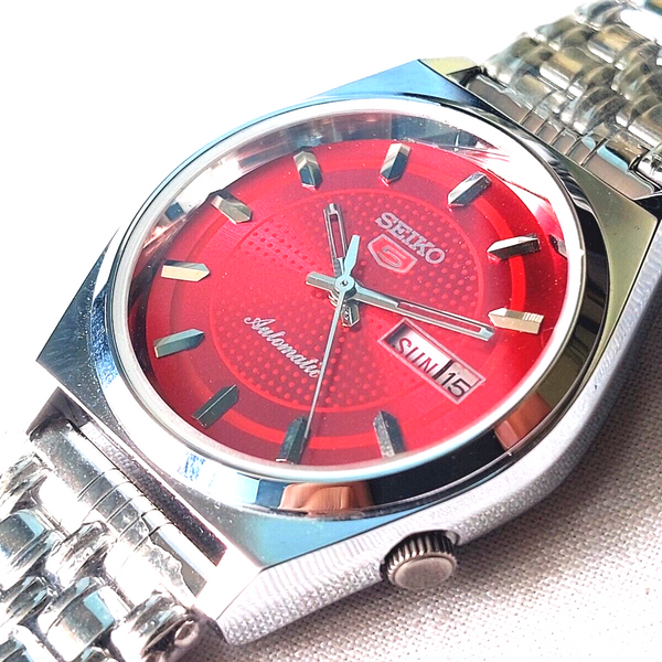 Vintage Seiko 5 Automatic Red Japan Made Day- Date Men's Wrist Watch ...
