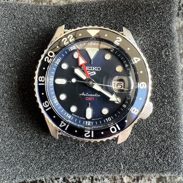 Seiko SSK003 (black and blue GMT) | WatchCharts