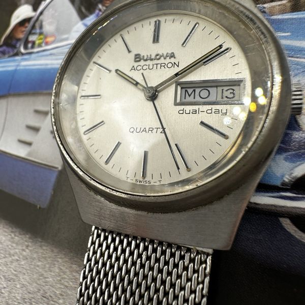 Vintage Bulova Accutron Dual-Day Stainless Steel Quartz 33.5mm Watch ...