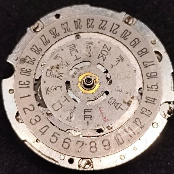 CITIZEN AUTOMATIC MOVEMENT CAL NO.8110A DAY/DATE ON-6 CROWN AT-3 O ...
