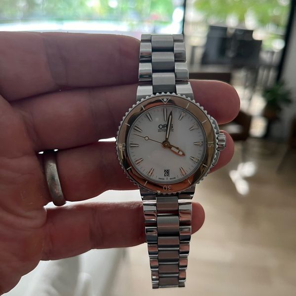 Oris Aquis Date yellow gold | WatchCharts Marketplace