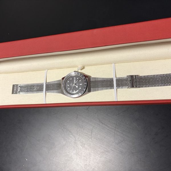TIMEX END. X TIMEX Q SERIES â WARPâ WATCH with Box & Papers ...