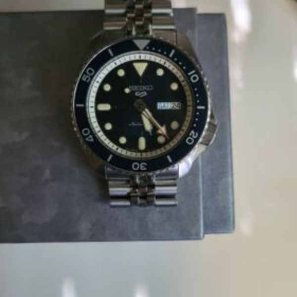 Seiko 5 Sports Blue Men's Watch - SRPD93 with strapcode jubilee ...