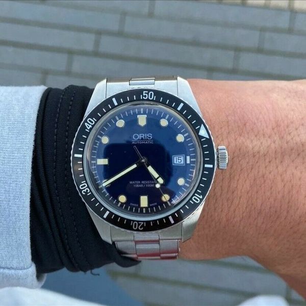 Oris Diver sixty five 40mm, Blue face/Black Dial. Rotating bezel ...