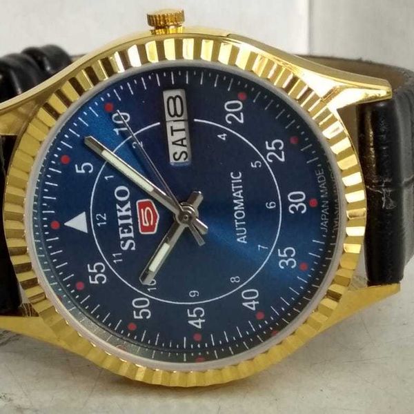 GOLD PLEATED SEIKO 5 DAY&DATE AUTOMATIC BLUE COLOR DIAL NUMERIC FIGURE ...