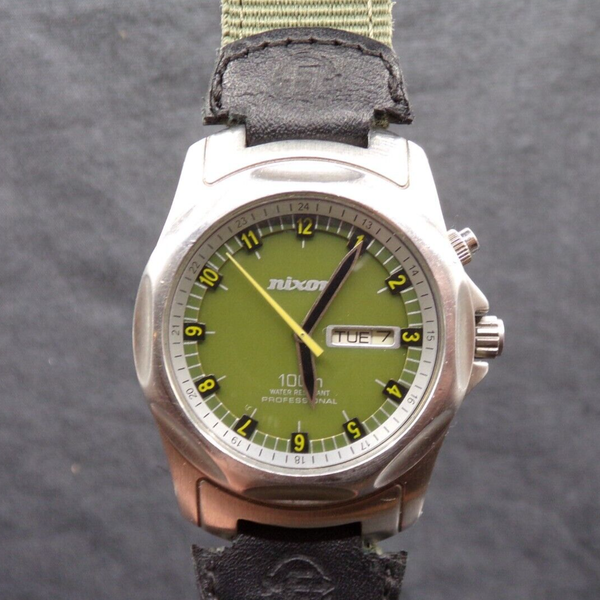Men's NIXON "The Rover" Watch w/ Backlight & New Battery - Works Great ...