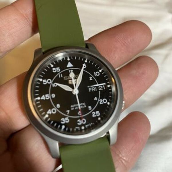 Seiko 5 Sports Men's Black Watch - SNK809 | WatchCharts