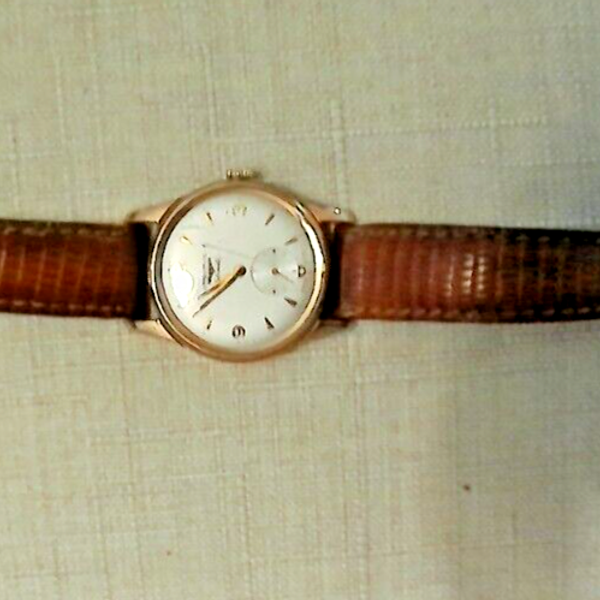 Longines automatic, waterproof. Gold. Excellent condition. Typical of ...
