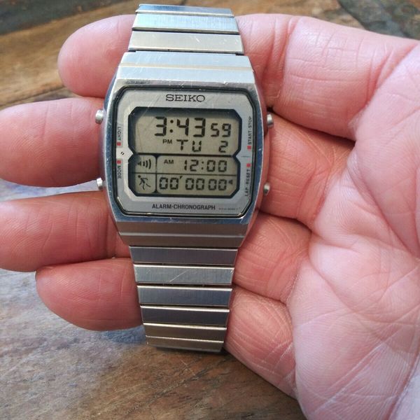 Vintage 1983 Seiko A714-5050 Running Man Digital LCD Men's Stainless ...
