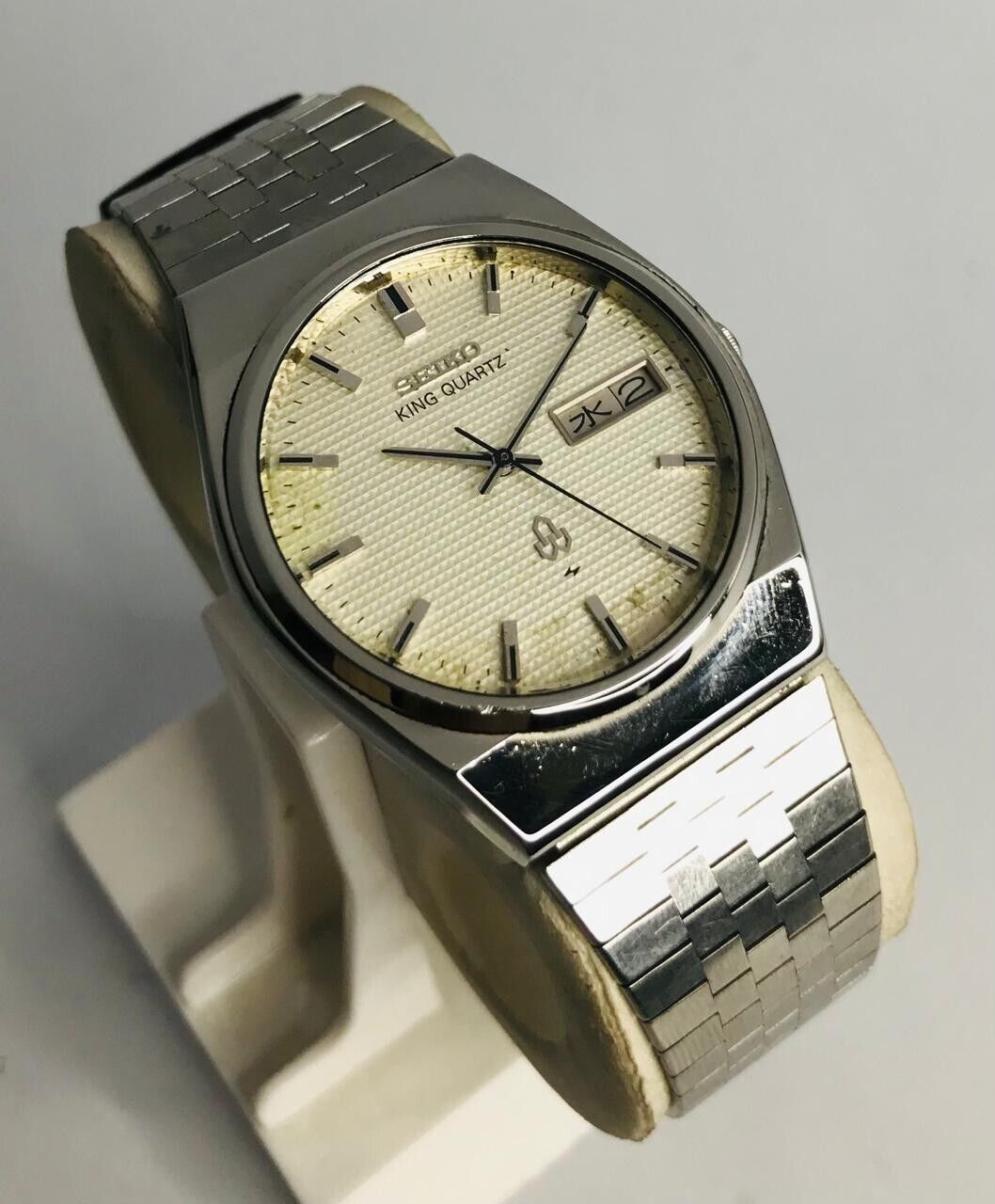 Seiko King Quartz 5856-8070 Price, Specs, Market Insights | WatchCharts