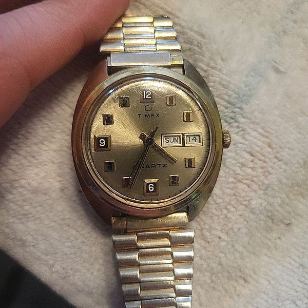 Timex Q Quartz Falcon Eye Gold Tone Mens Vintage 1970s Quartz Un Tested ...