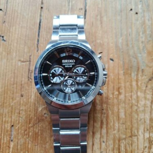 Seiko solar chronograph watch V175 model -working , good condition ...