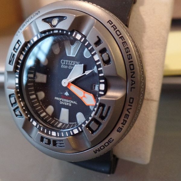 Citizen Titanium Ecozilla Eco-Drive Professional 300M B873-S025664 MINT ...