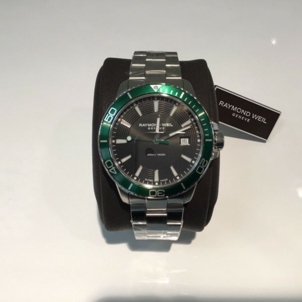 Raymond Weil Green dial Tango watch | WatchCharts