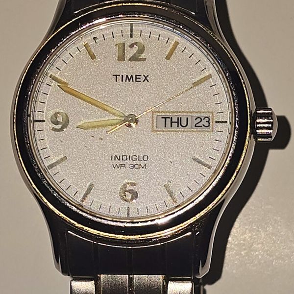 Timex Indiglo WR 30M Stretch Band-Day- Date -Quartz Mens Watch-New Battery | WatchCharts Marketplace
