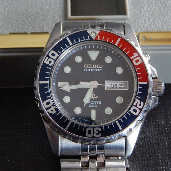 SEIKO KINETIC SPORTS 200 RED BLUE MEN'S DIVER 5M43-0A49 WORKING ...