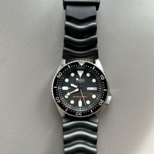 Seiko Men's Black Dive Watch with Black Rubber Strap. Works Perfectly ...