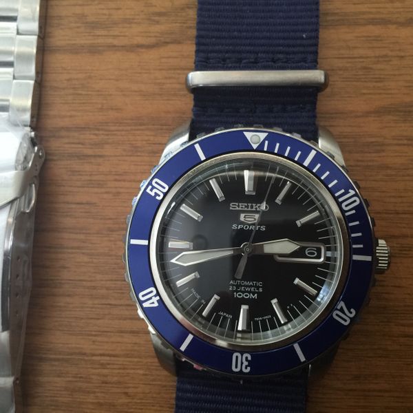 FS - Seiko SNZH55 with Dagaz blue bezel | WatchCharts Marketplace