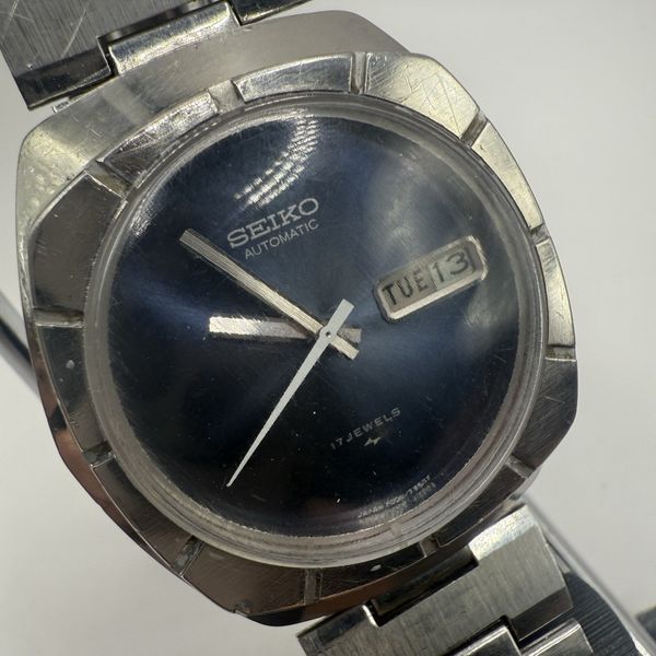 Rare Seiko Diashock 7006-7219 Funky Space Watch Runs 36mm Blue Day Date ...