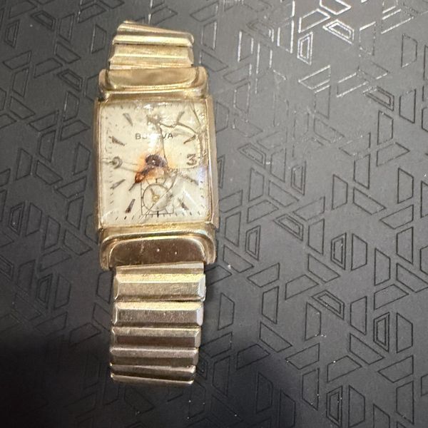 Up for sale is a genuine vintage Hamilton ladies wristwatch featuring a ...