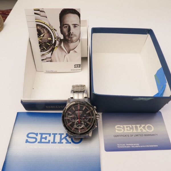 Seiko SSC389 Chronograph pre owned watch S# 550428 orig with box etc ...