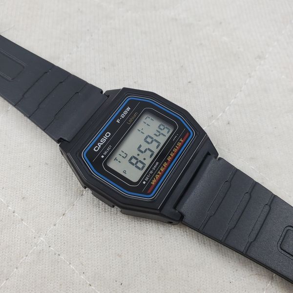 VINTAGE CASIO F-28W LITHIUM WR 50M DIGITAL 24-HOUR BLACK MEN'S WATCH ...