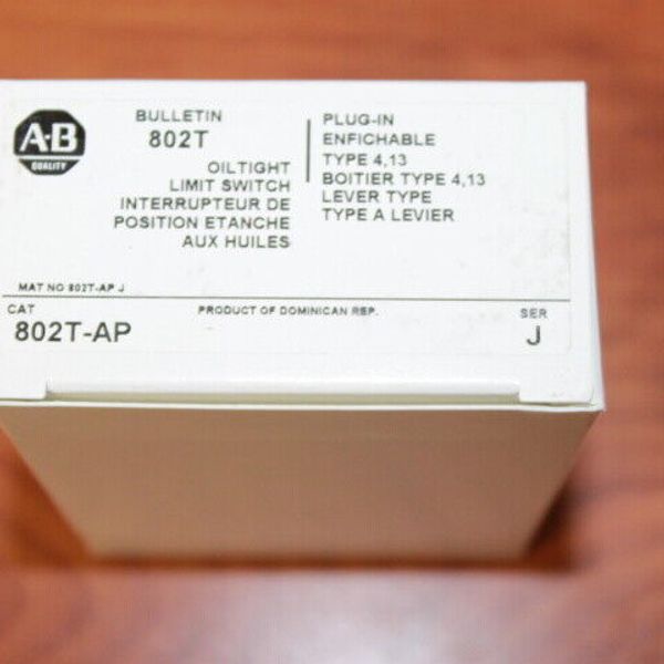 New Allen Bradley 802T-AP Plug-in Oiltight Side Rotary Limit Switch ...