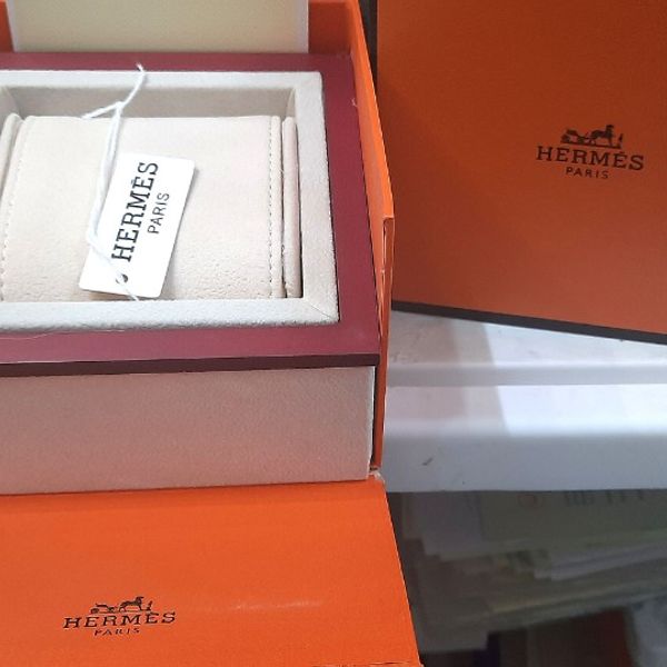 Hermes watch box | WatchCharts Marketplace
