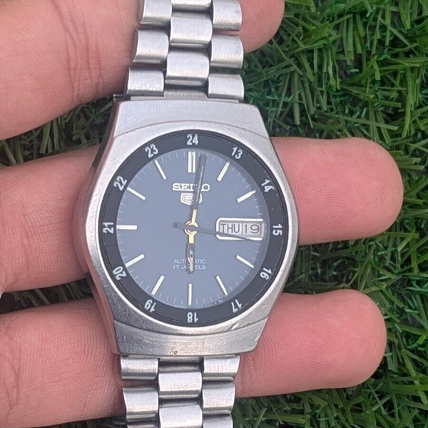 SEIKO 5 JAPAN 7009 AUTOMATIC MOVEMENT 17 JEWELS DAY/DATE MENS WRIST WATCH | WatchCharts Marketplace