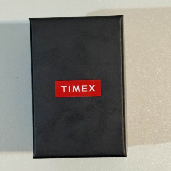Timex Easy Reader Menâ s Watch White Dial Indiglo Expansion Band Date ...