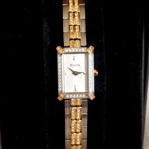 Exc Cond GORGEOUS Women's A8 BULOVA C935070 Quartz WATCH / SWAROVSKI ...