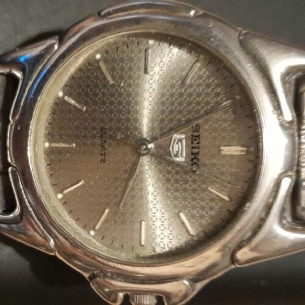 Seiko 5 Quartz Mens Watch | WatchCharts Marketplace