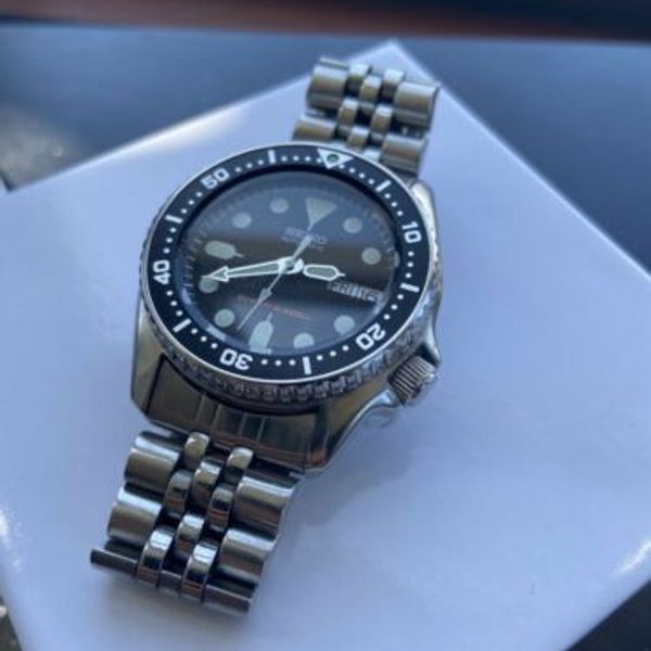 Seiko SKX013 with Original box, 38mm Diver’s Watch | WatchCharts