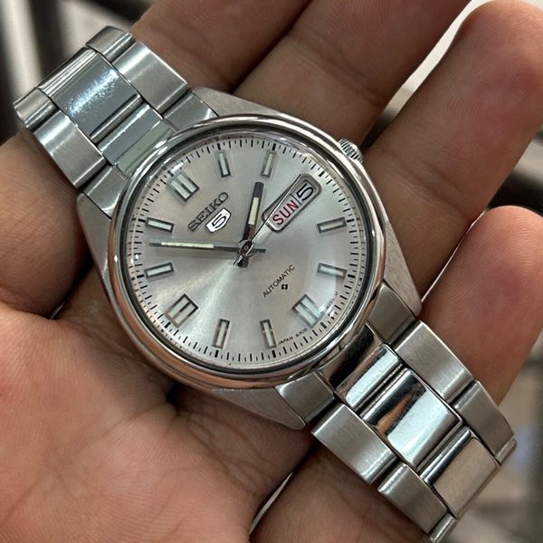 Vintage Seiko 5 Automatic 17 Jewels Light Gray Dial Japan Men's Watch 6309-8010 | WatchCharts ...